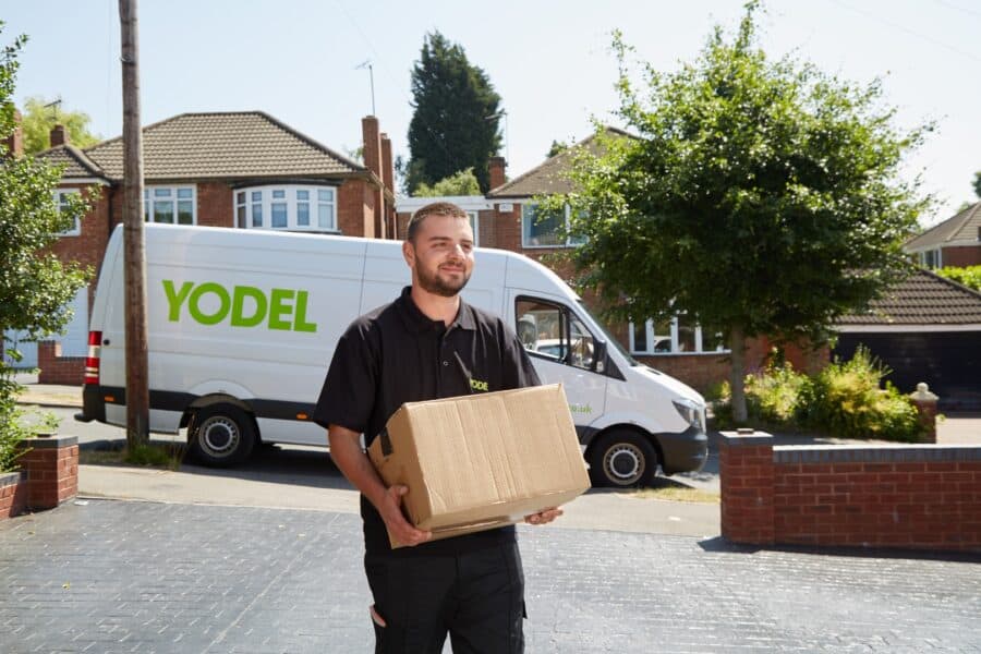 Compare UK Delivery Companies | Royal Mail, Evri, DPD & more